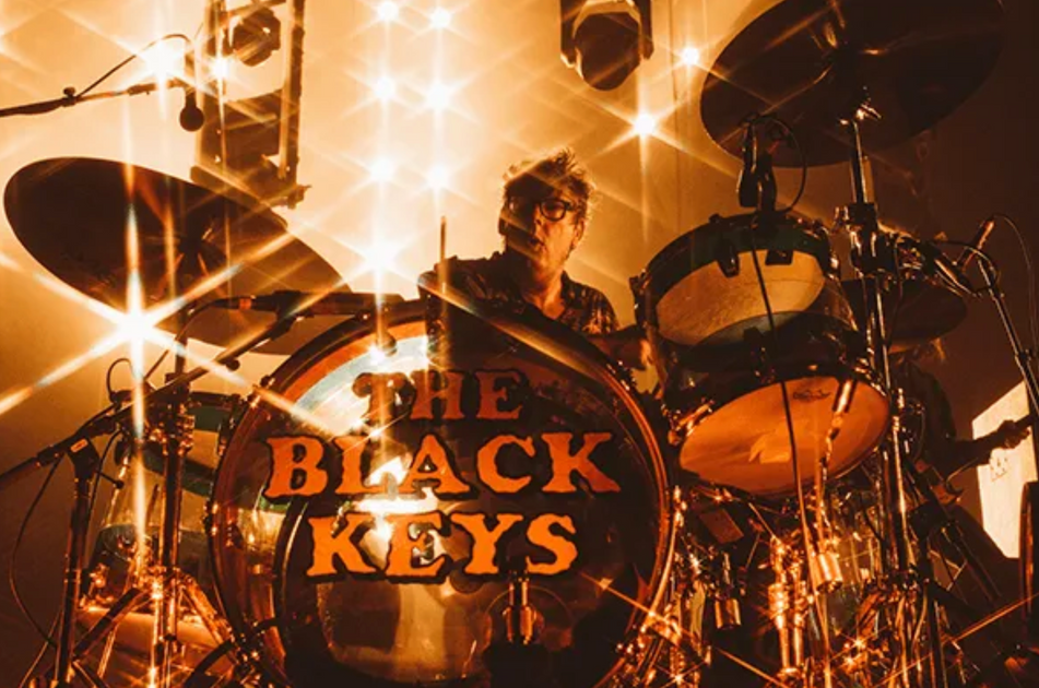 Interview with Patrick Carney in Modern Drummer Magazine – The Black Keys